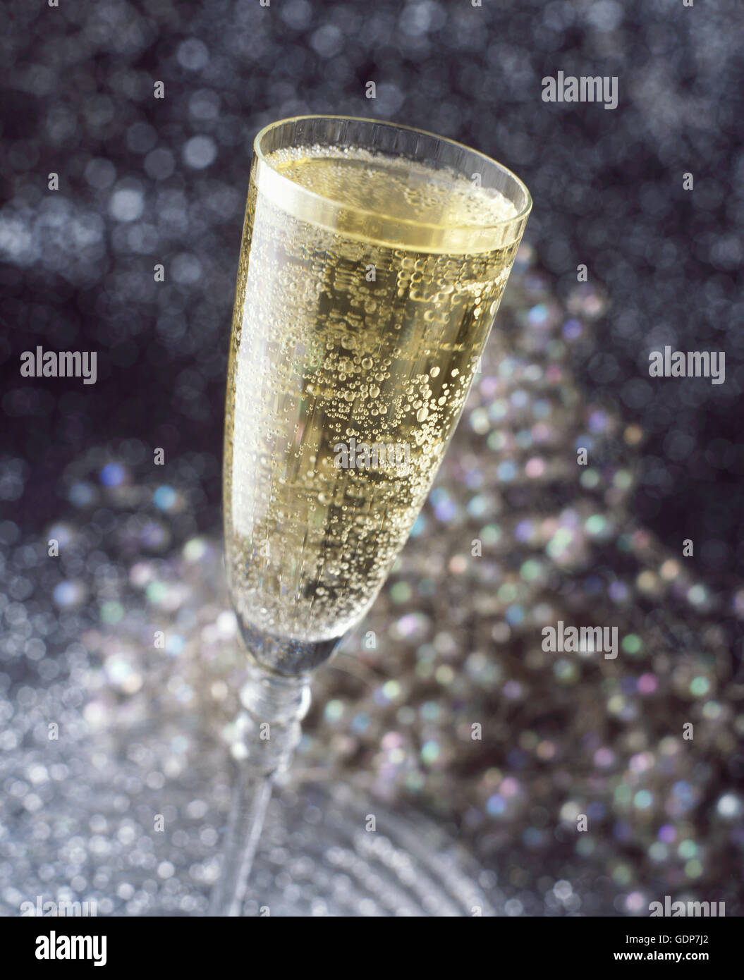Alcoholic drinks, bubbly champagne in champagne flute Stock Photo - Alamy