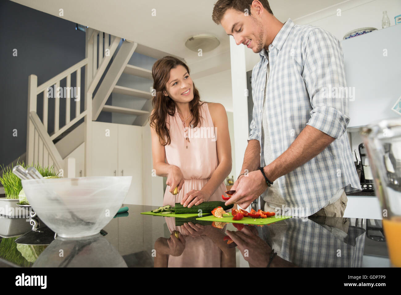Cutting vegetables hi-res stock photography and images - Alamy
