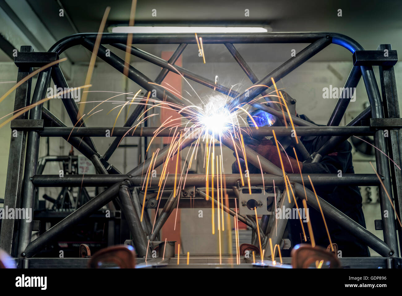 Person welding hi-res stock photography and images - Alamy