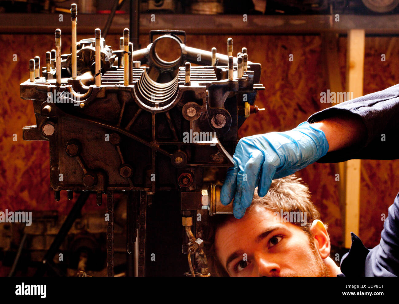 Car stripped of parts hi-res stock photography and images - Alamy