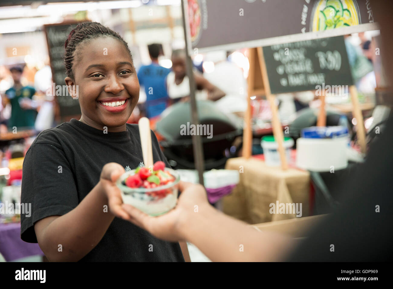 Berry stall hi-res stock photography and images - Alamy
