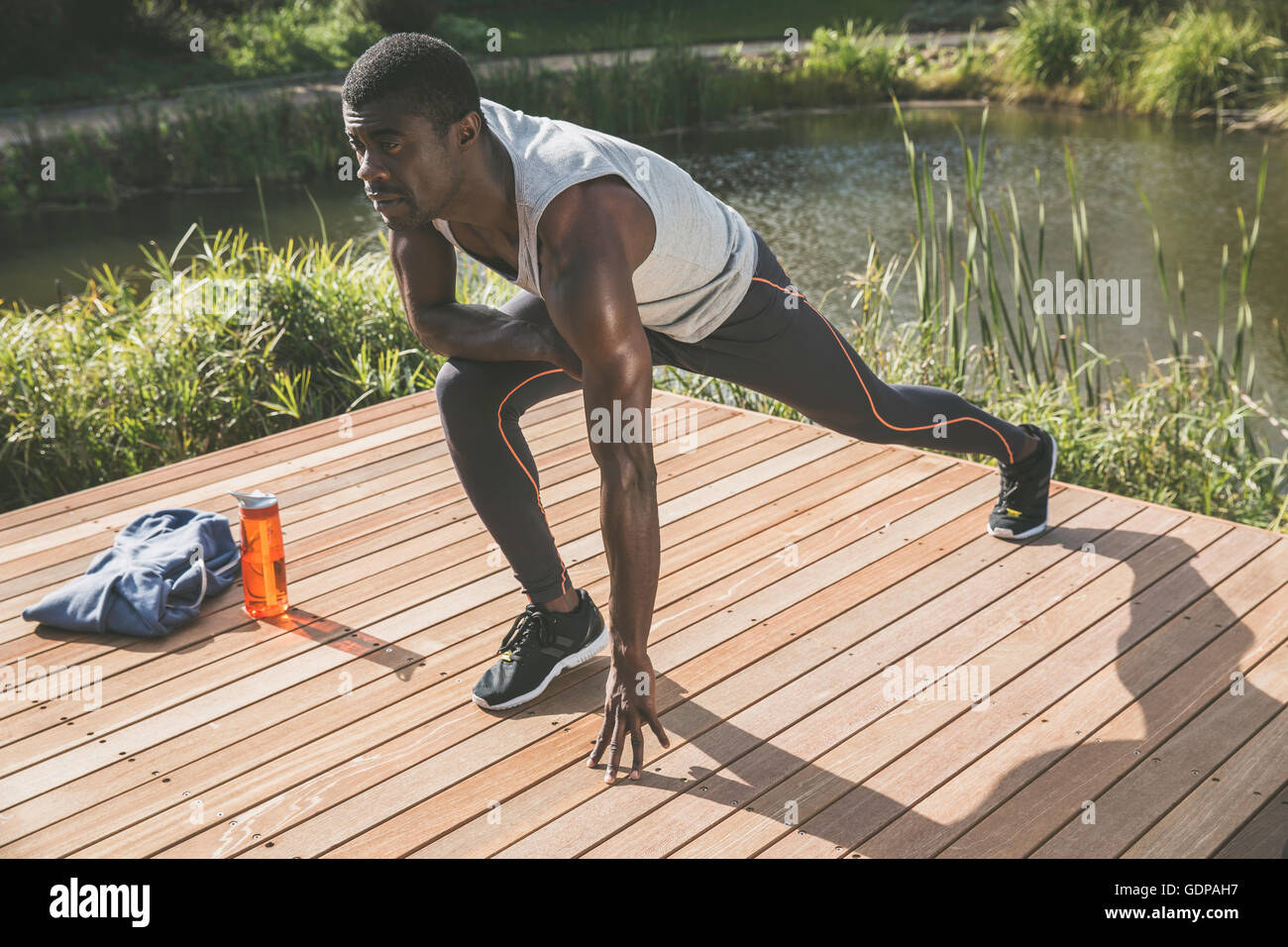 Lunging hi-res stock photography and images - Alamy