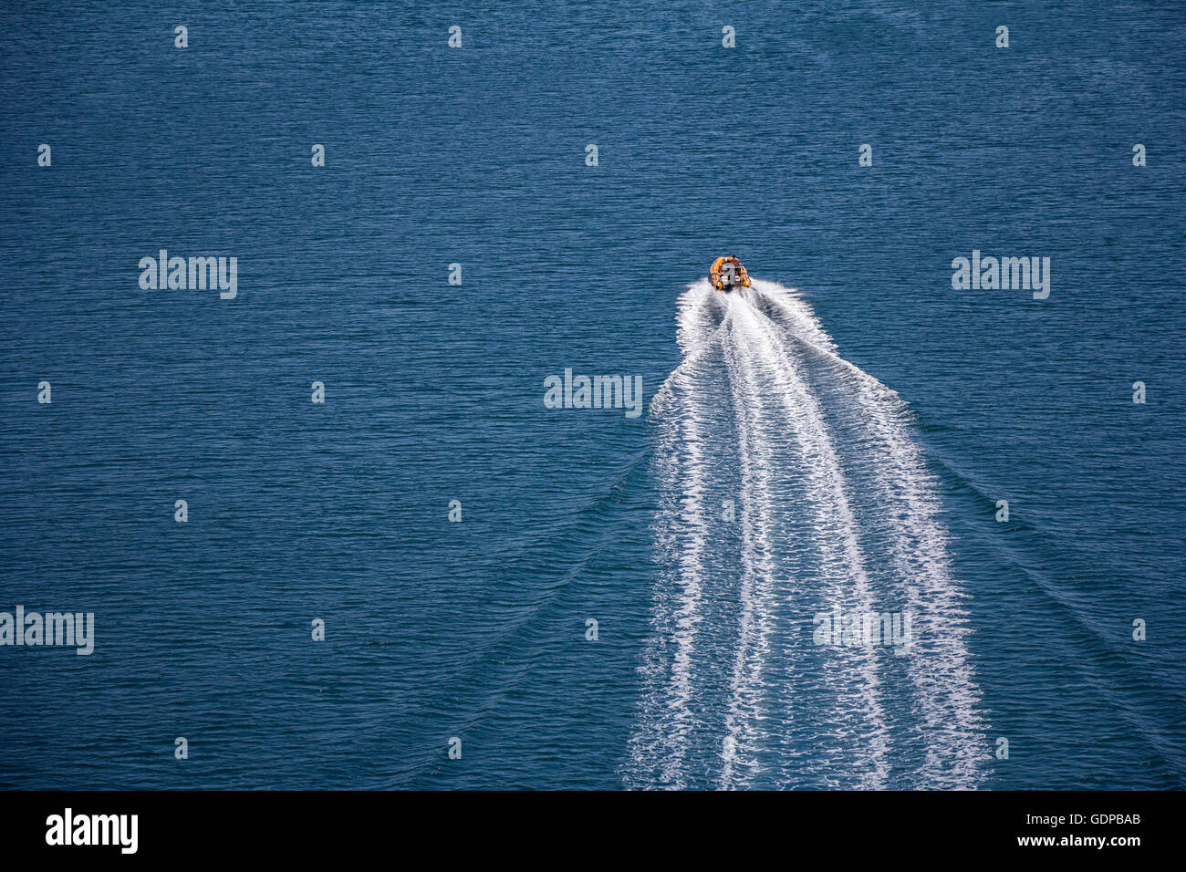 Trail behind boat hi-res stock photography and images - Alamy