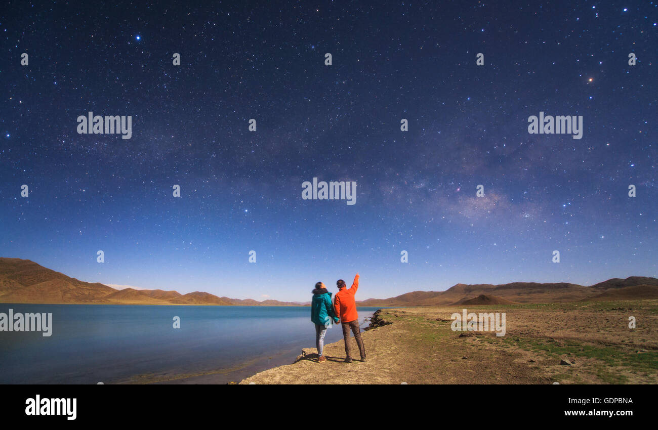 Love couple in moonlight hi-res stock photography and images - Alamy