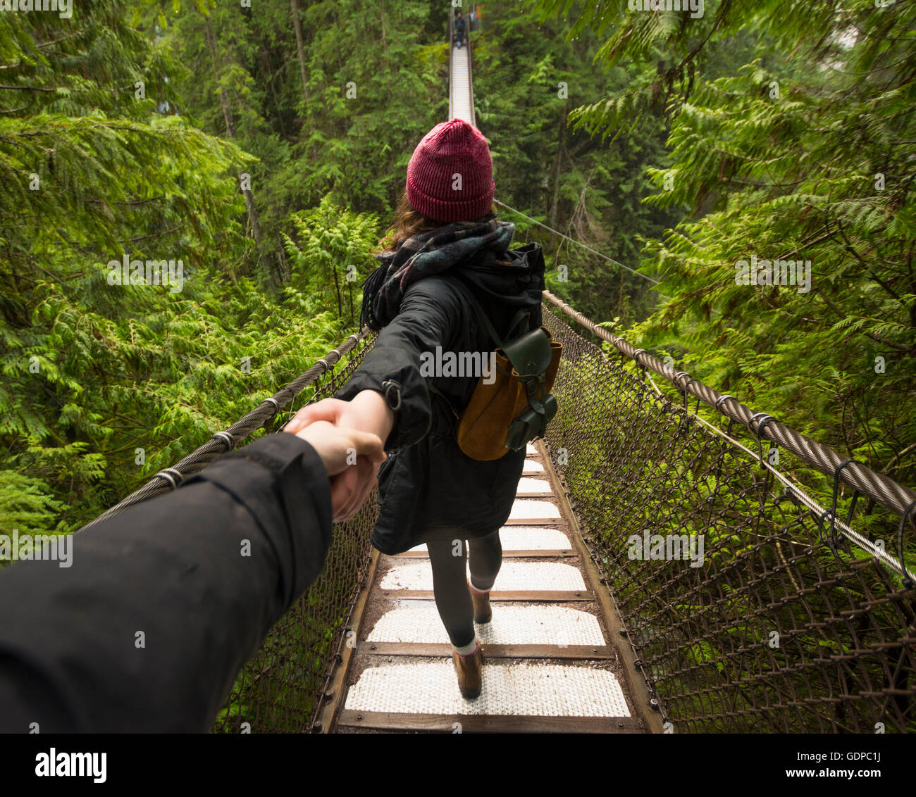 Hand holding rope hi-res stock photography and images - Alamy