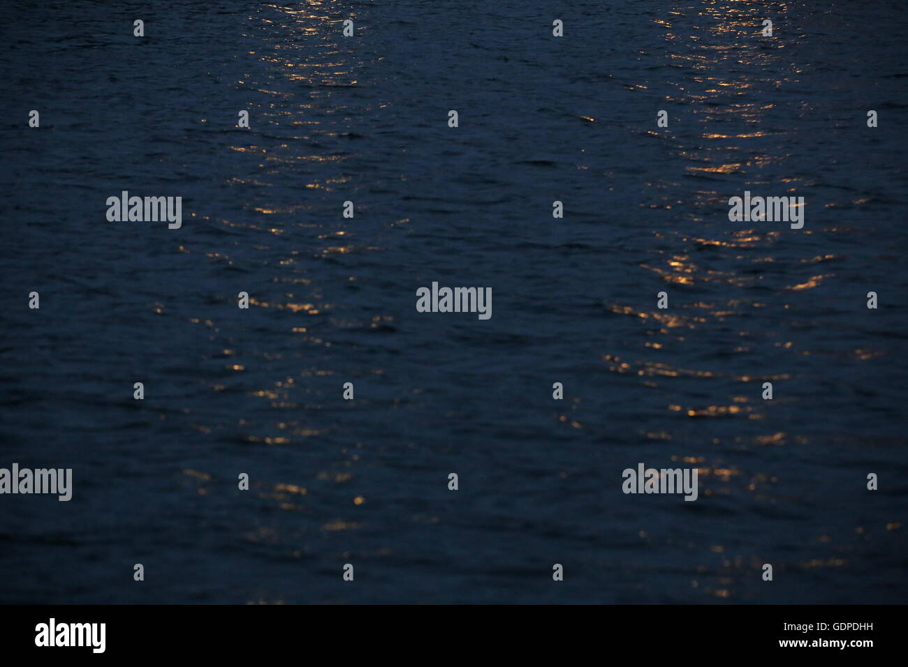 Yellow light on water hi-res stock photography and images - Alamy