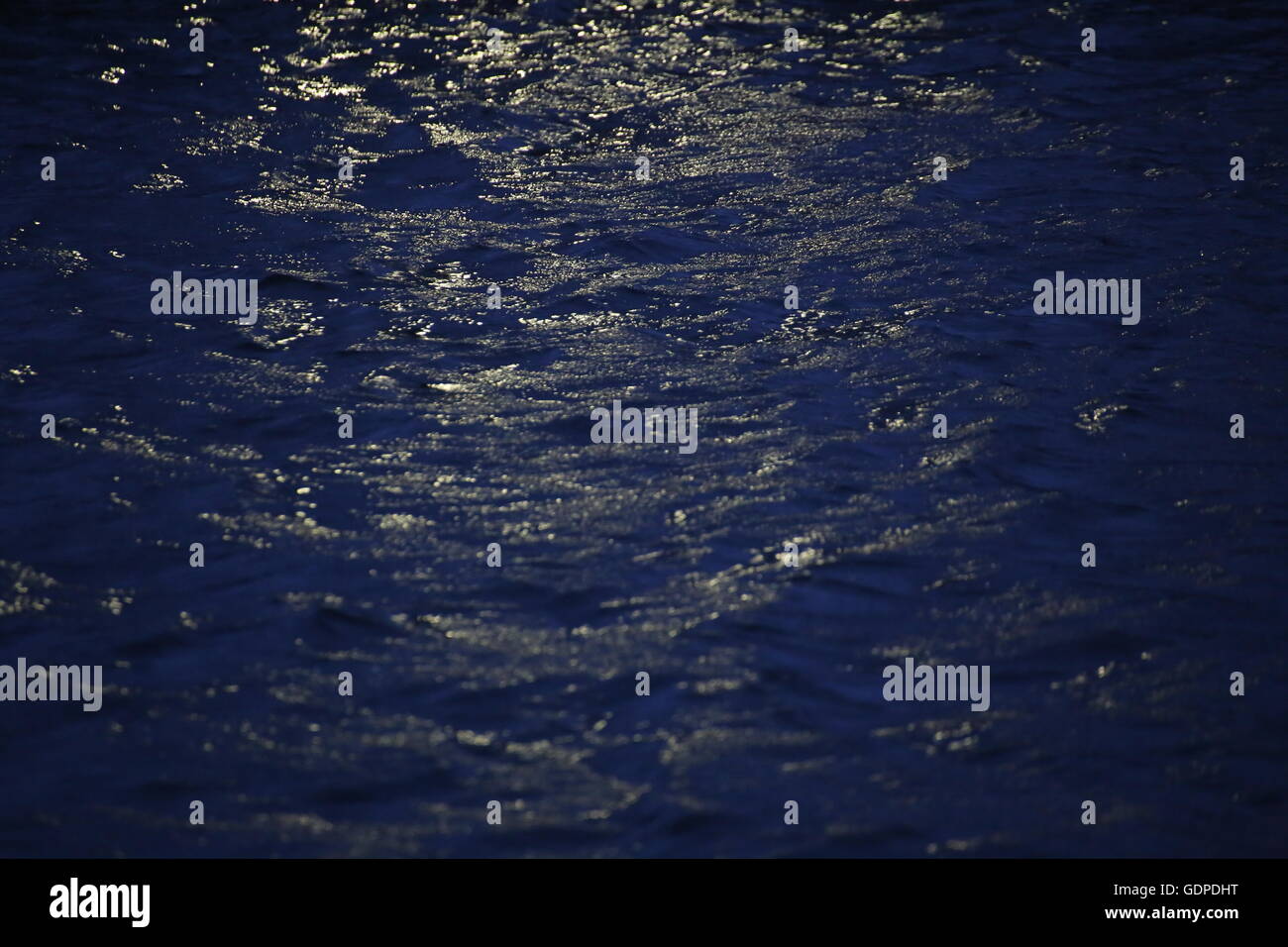 Yellow light on water hi-res stock photography and images - Alamy
