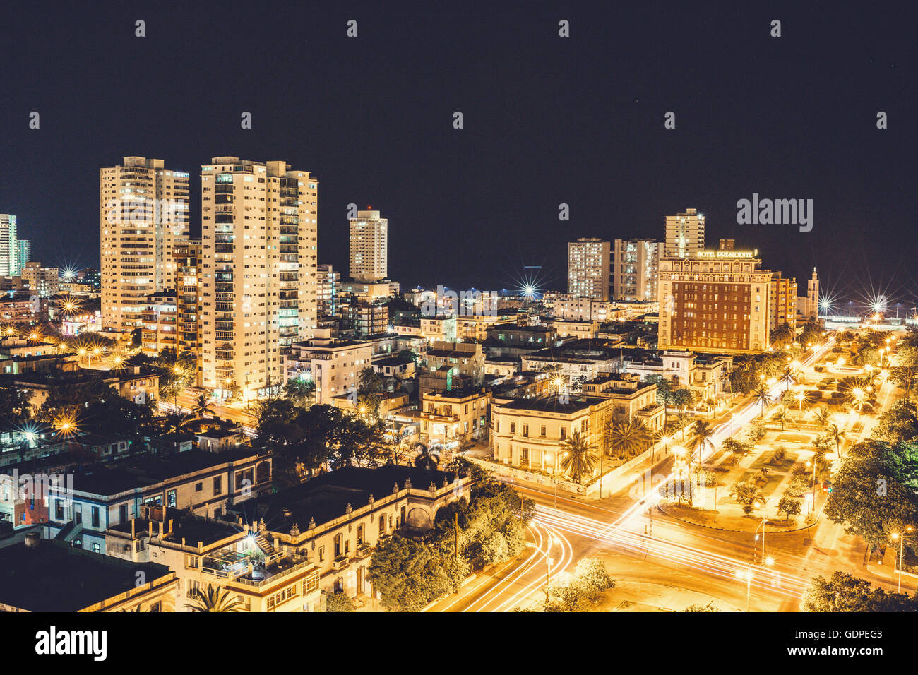 Havana cuba at night hi-res stock photography and images - Alamy