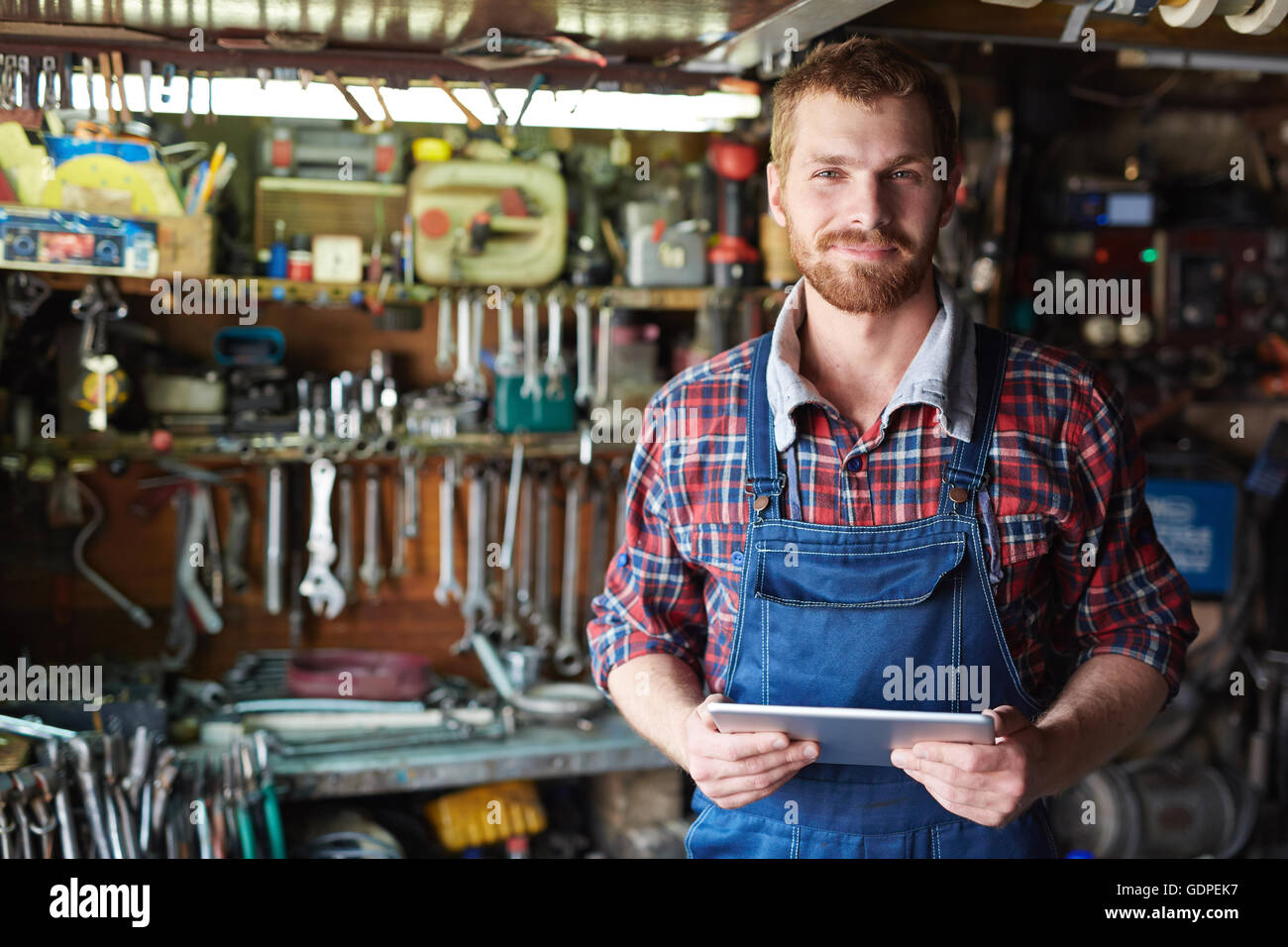 Mechanic successful hi-res stock photography and images - Alamy