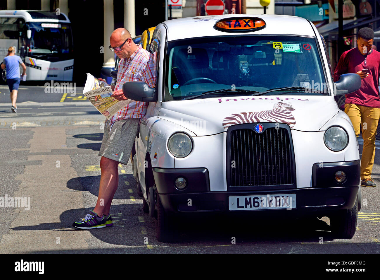 Uk taxi driver hi-res stock photography and images - Alamy