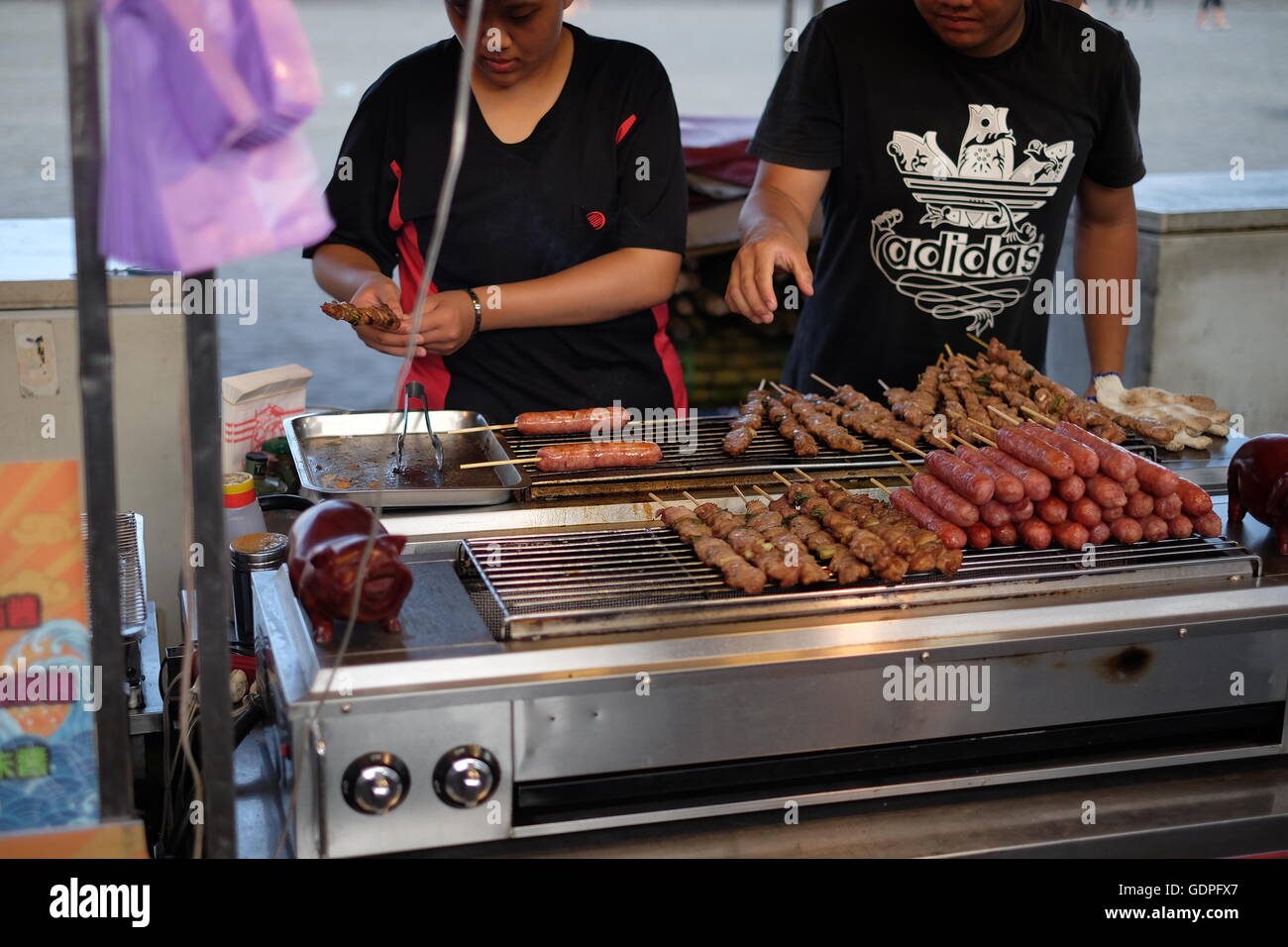 Food stands hi-res stock photography and images - Alamy