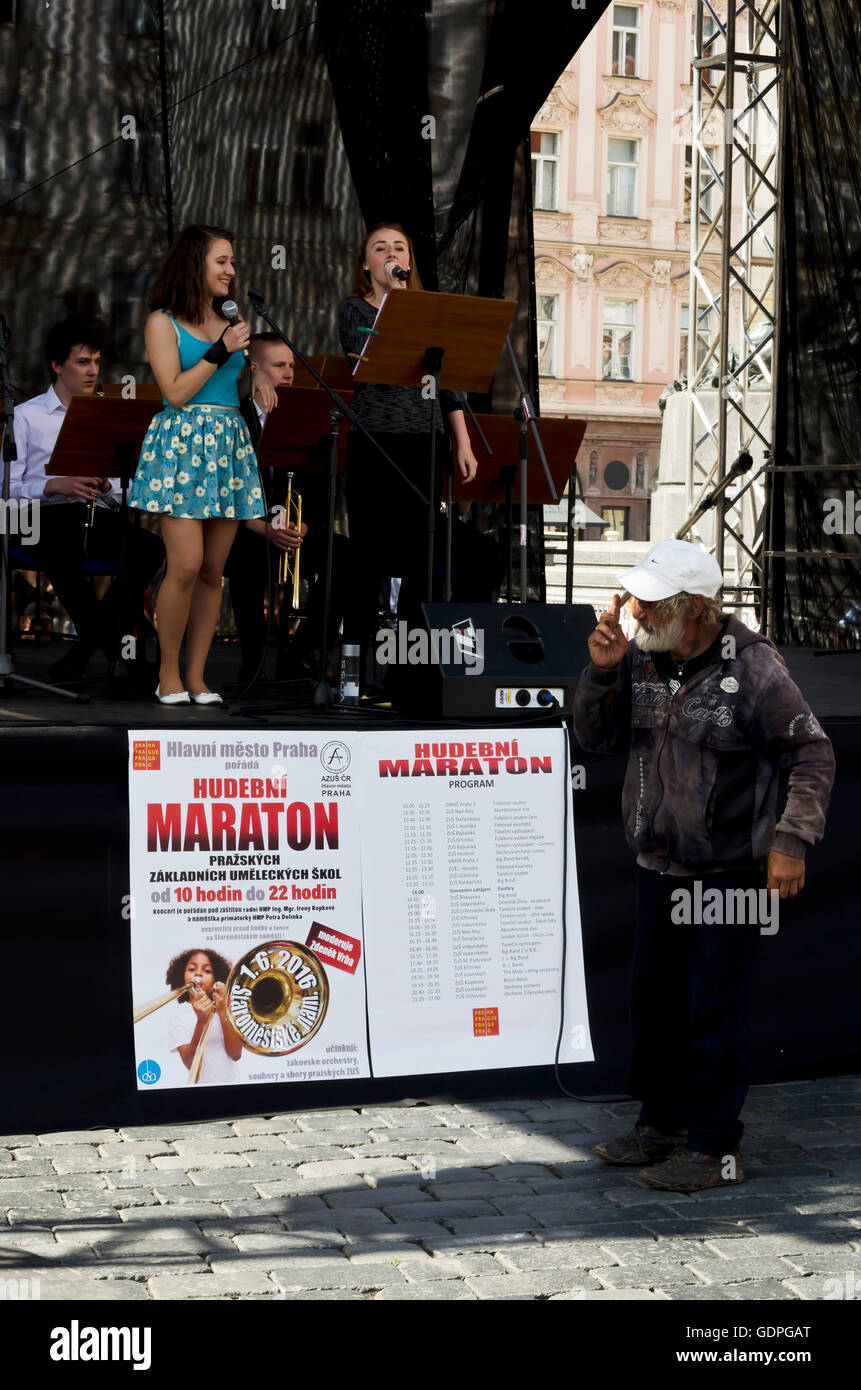 Drunk man dancing music festival hi-res stock photography and images ...