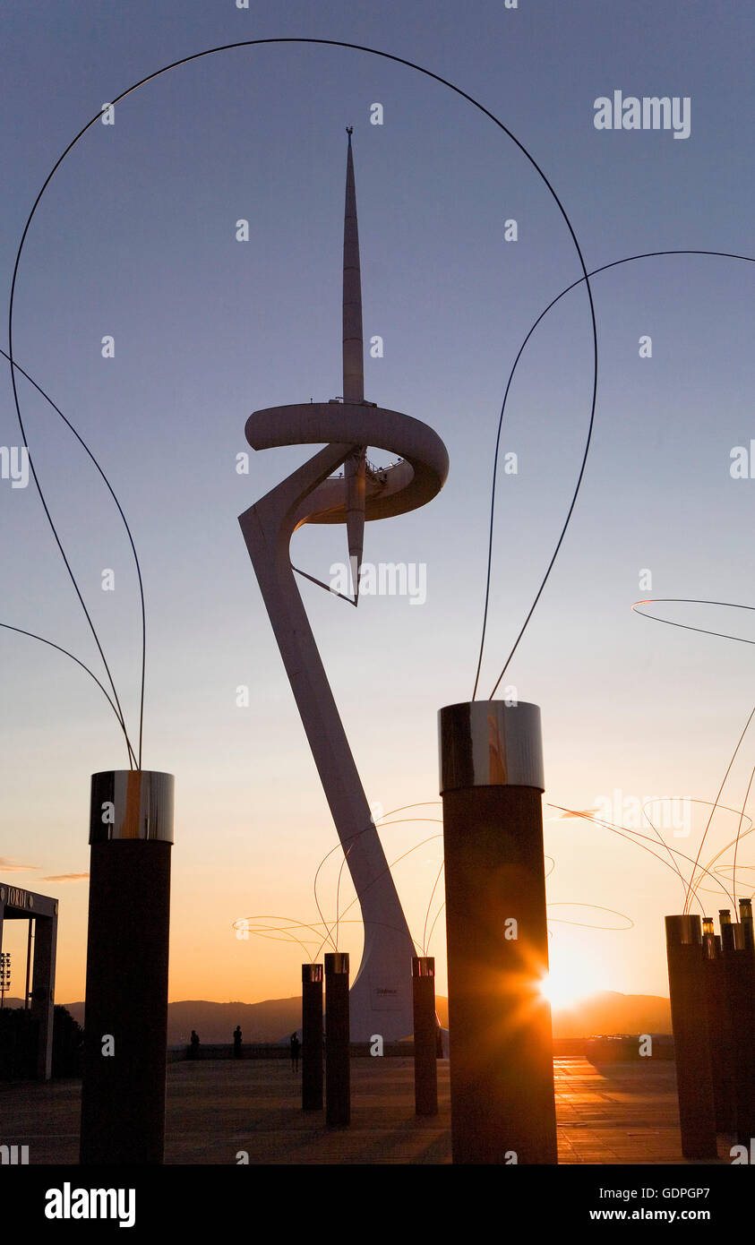 Sculptures by Aiko Miyawaki and Communications tower by Santiago ...