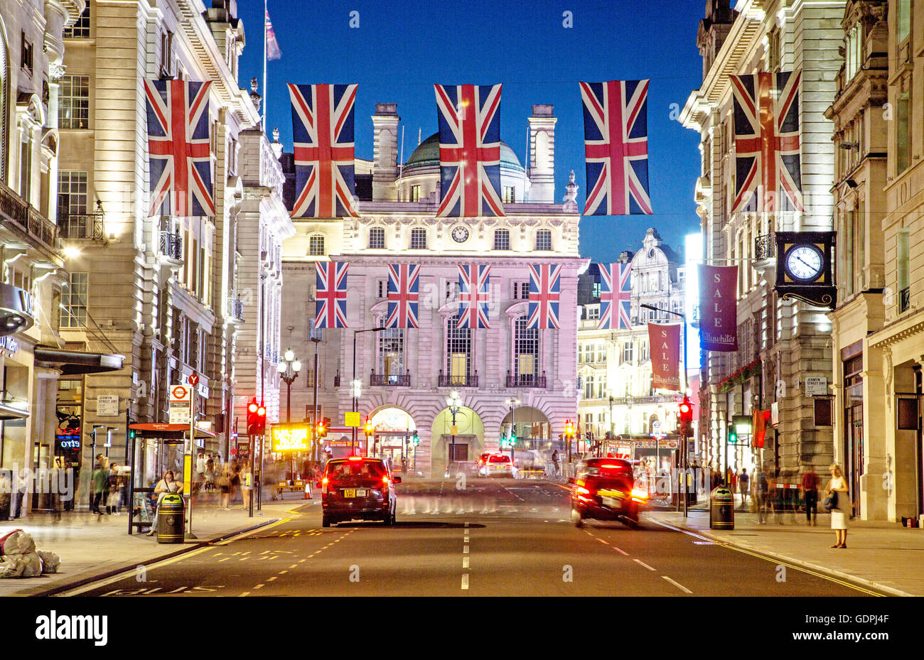 Regent street at night london hi-res stock photography and images - Alamy