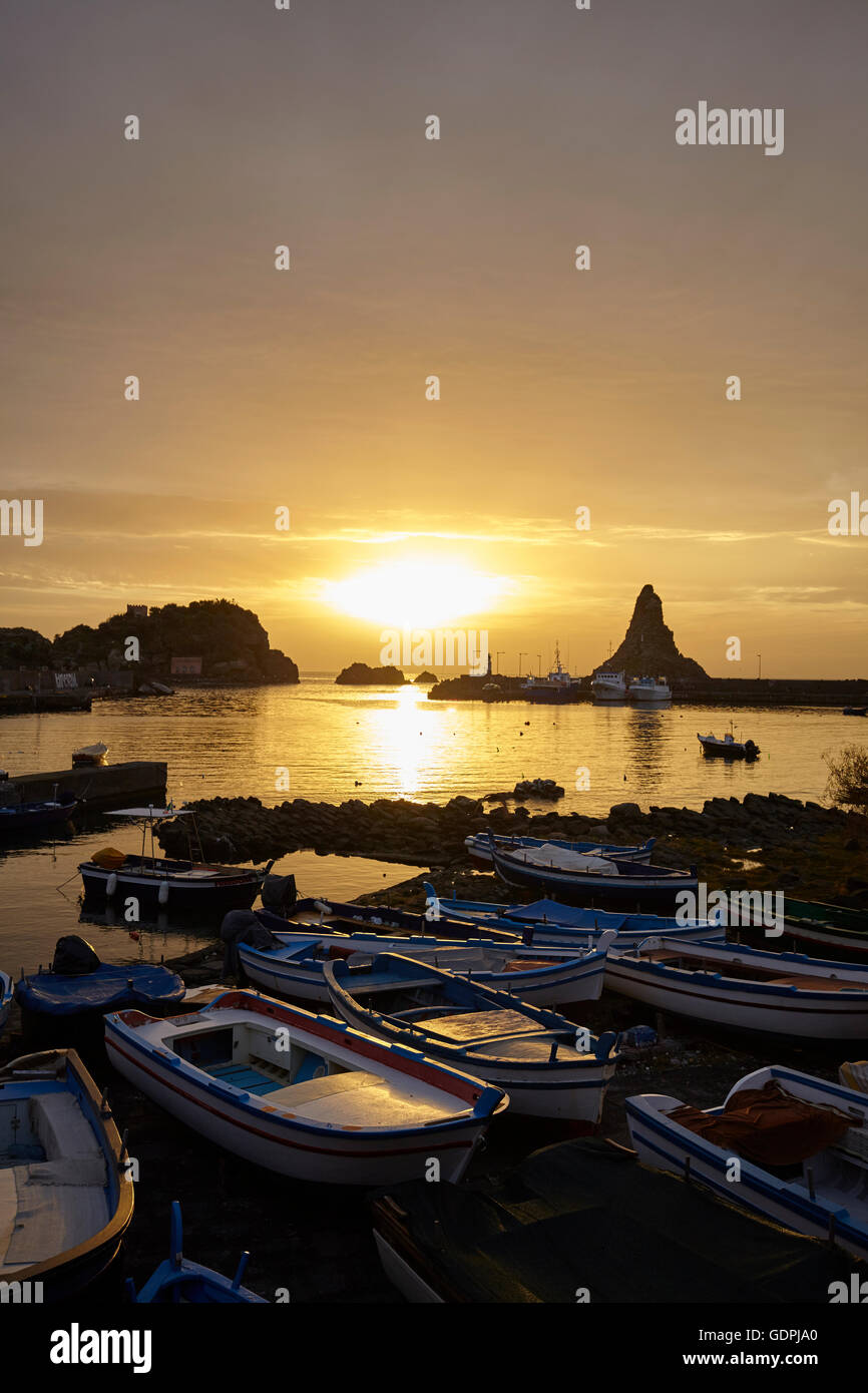 Aci trezza port hi-res stock photography and images - Alamy