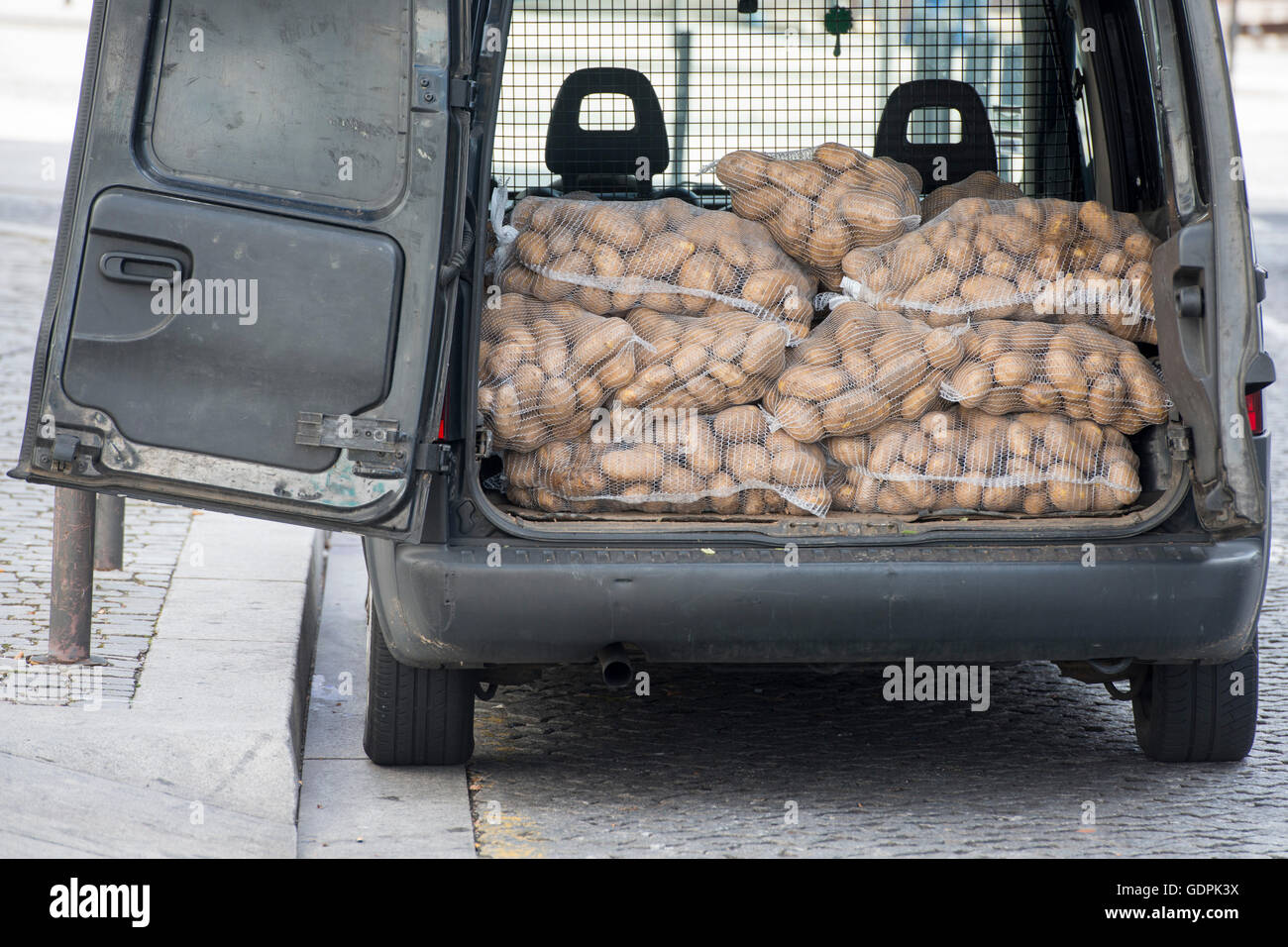 Transport potato hi-res stock photography and images - Alamy
