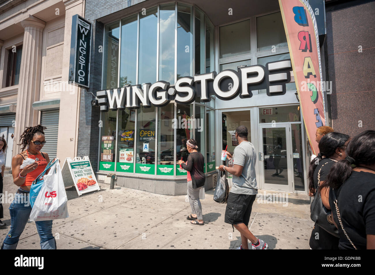 Wingstop hi-res stock photography and images - Alamy