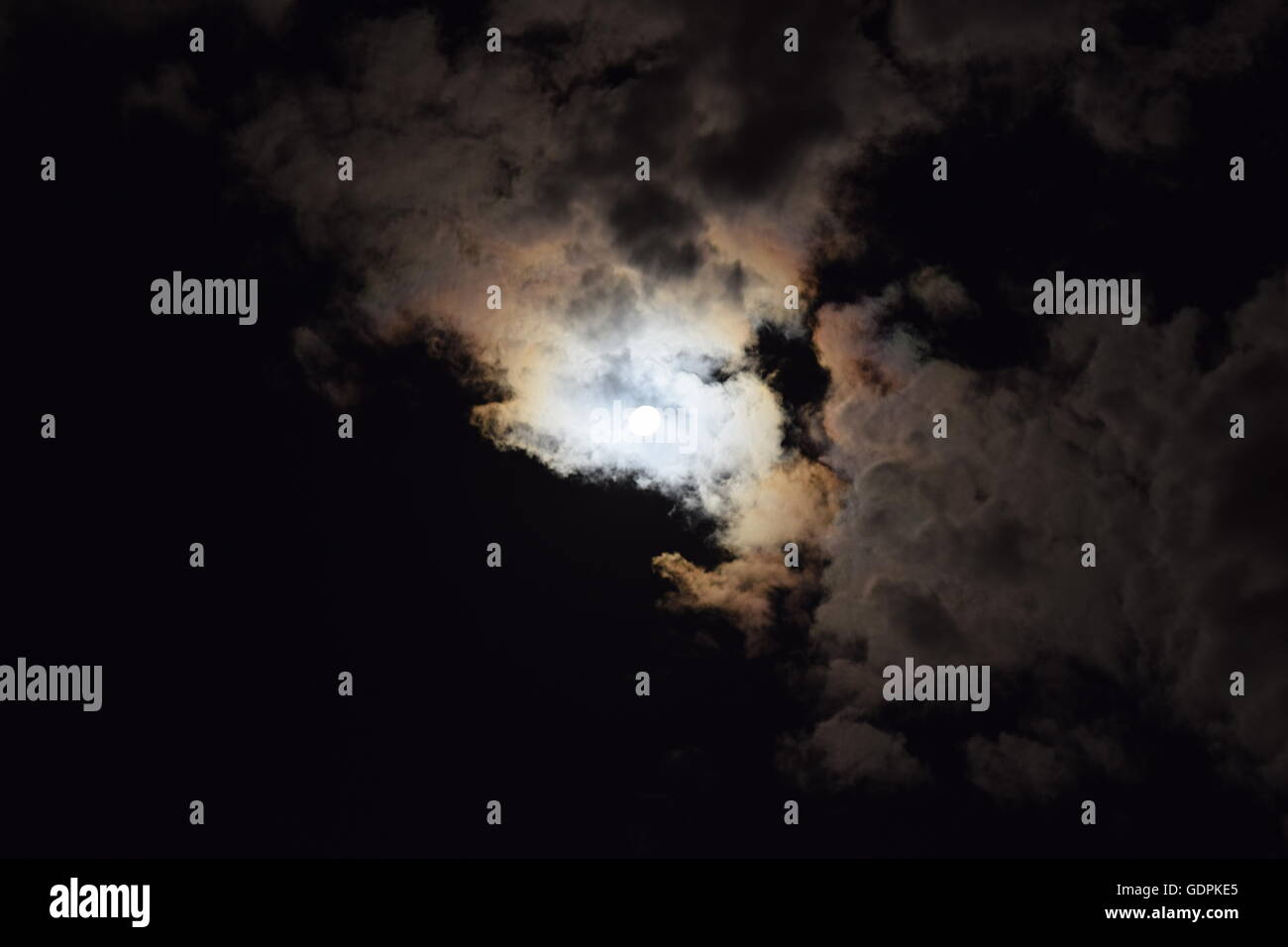 Moon clouds dark sky hi-res stock photography and images - Alamy