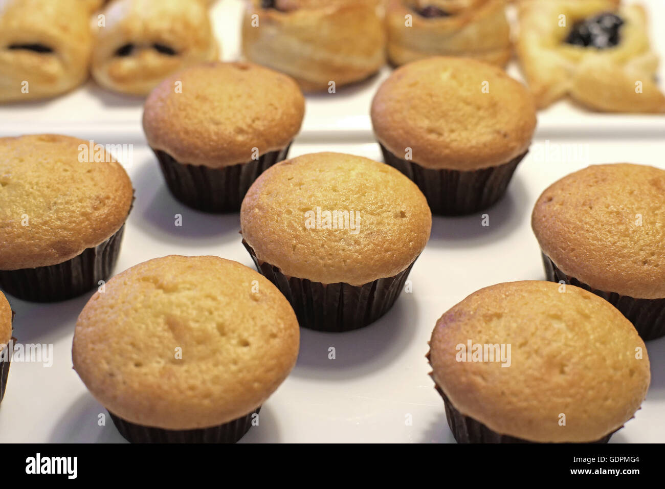 Line delicious fresh bakery hi-res stock photography and images - Alamy