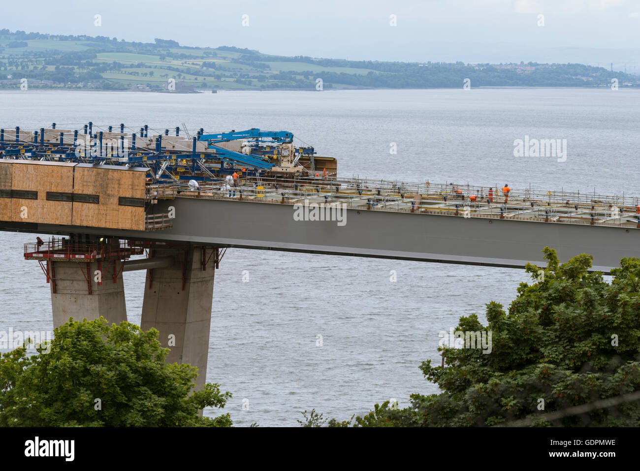 Road deck queensferry crossing hi-res stock photography and images - Alamy