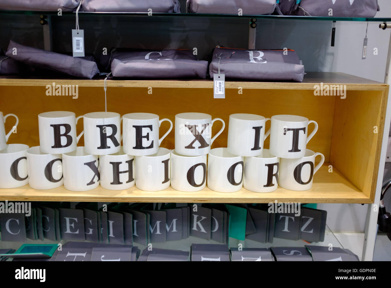 Lower cost shopping hi-res stock photography and images - Alamy