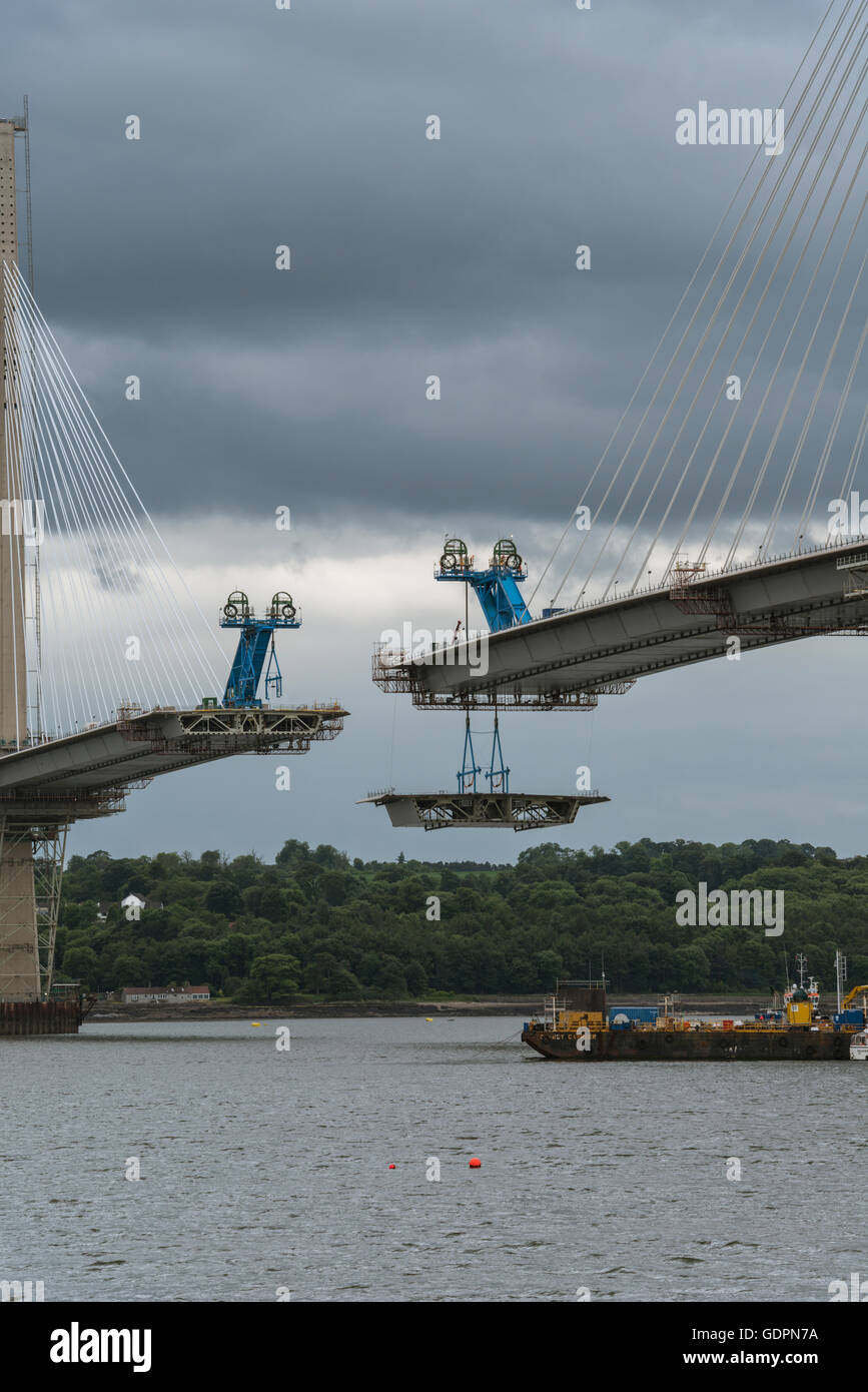 Section new queensferry crossing bridge hi-res stock photography and ...