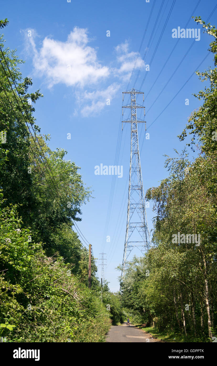 Tall pylons hi-res stock photography and images - Alamy