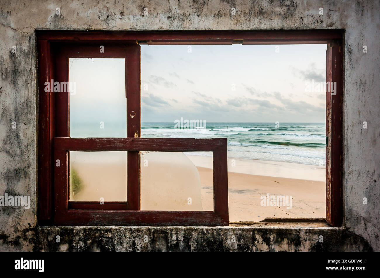 Waves window hi-res stock photography and images - Alamy