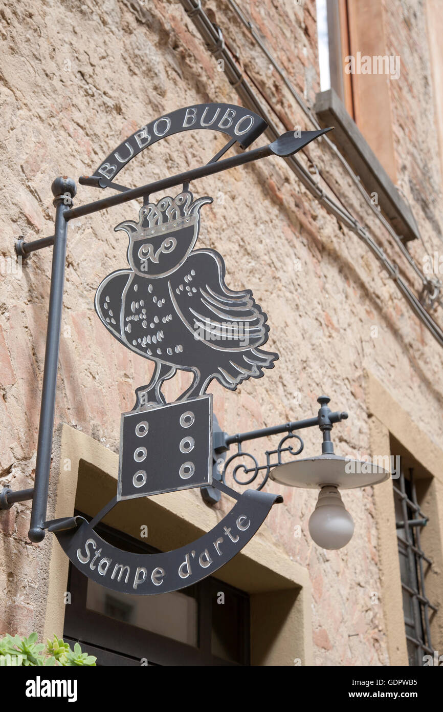 Bubo Bobo Art Shop Sign, Volterra, Tuscany, Italy Stock Photo - Alamy
