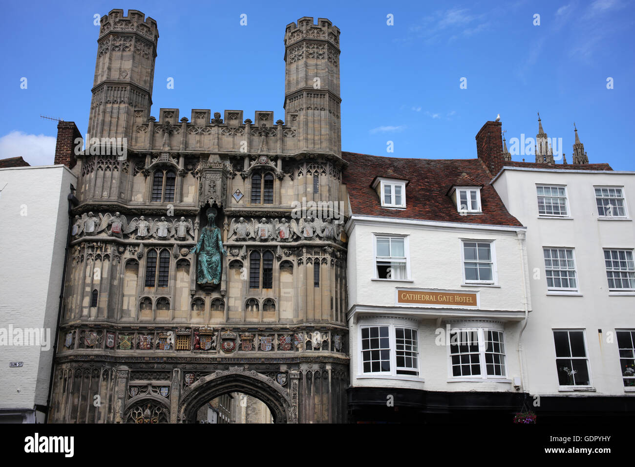 Canterbury cathedral christchurch gate entrance hi-res stock ...