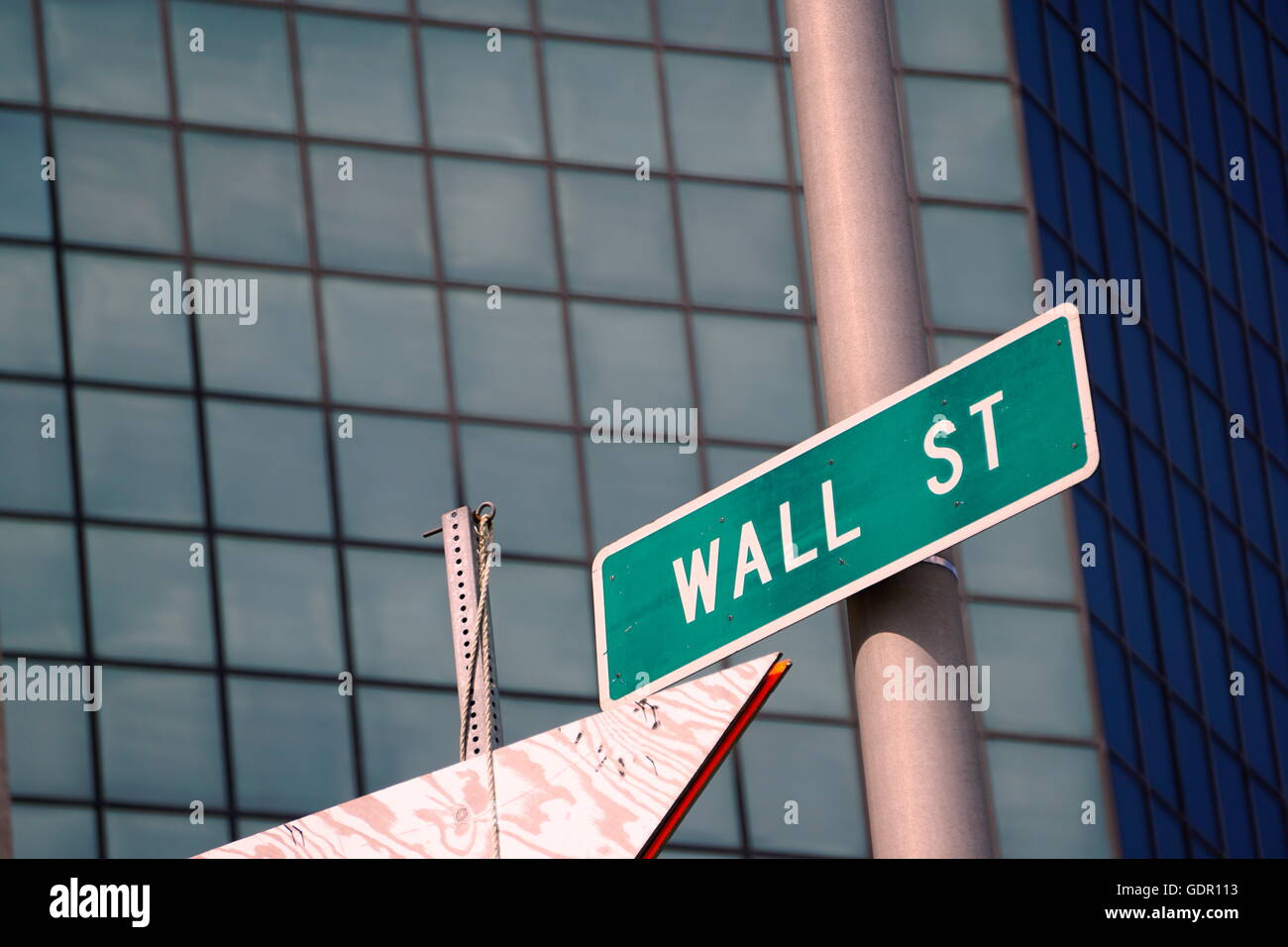 Nyc st sign hi-res stock photography and images - Alamy
