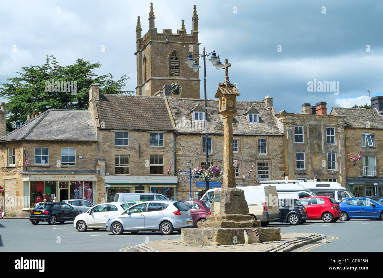 Stow on the wold cotswold hi-res stock photography and images - Alamy
