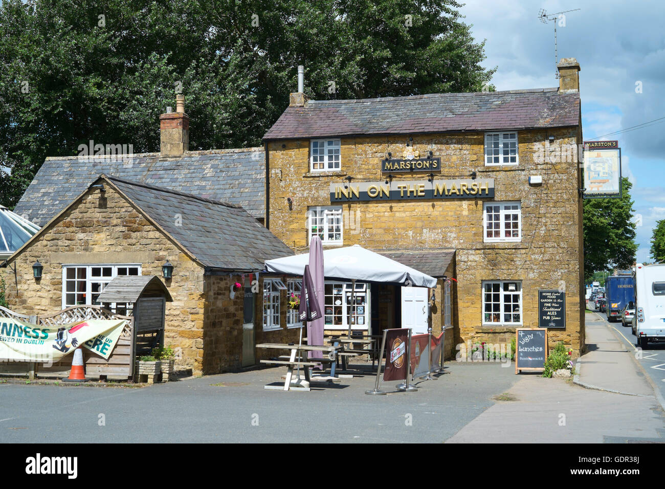 Moreton in marsh small town in northern hi-res stock photography and ...
