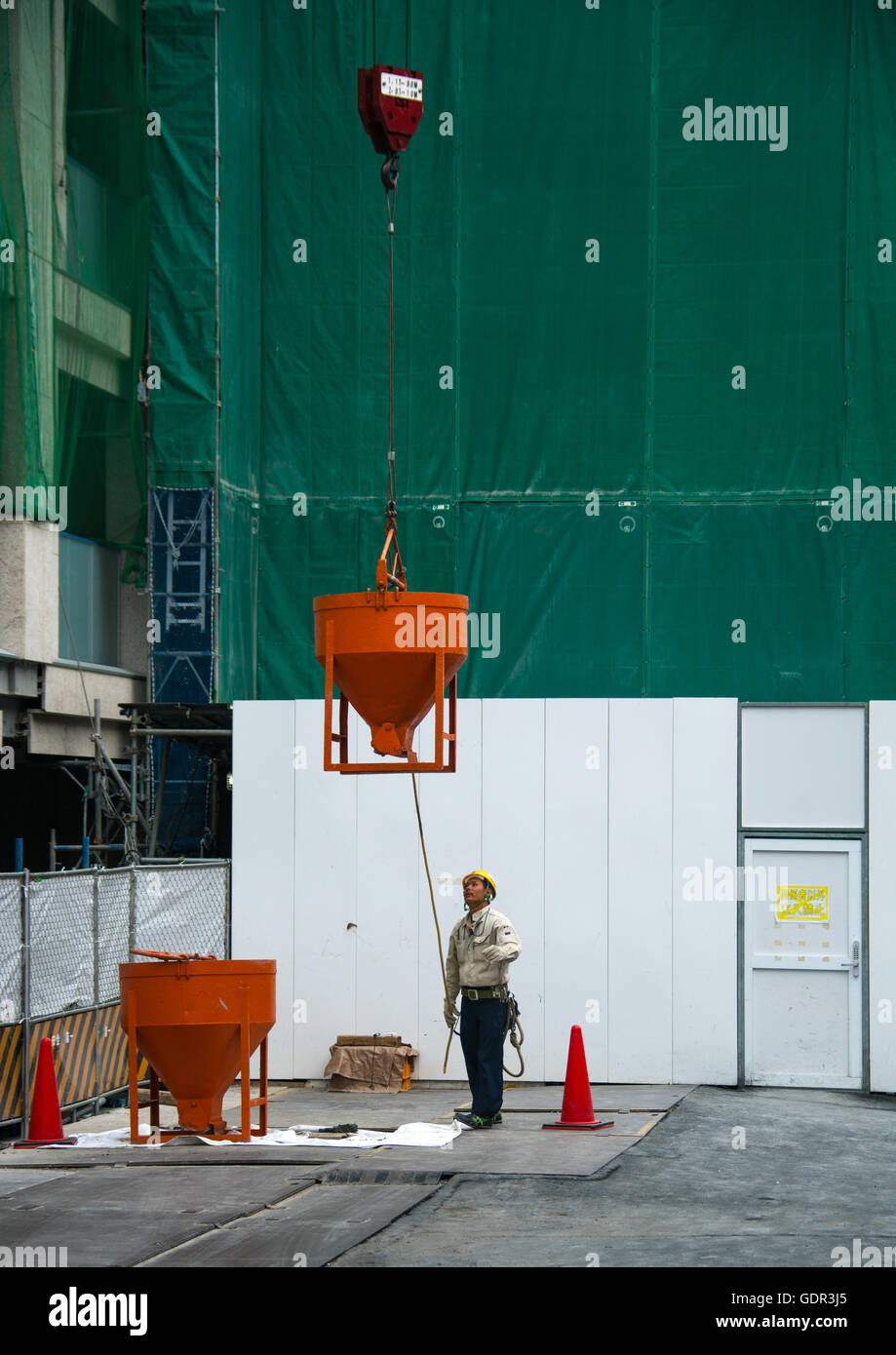 Construction worker in japan hi-res stock photography and images - Alamy