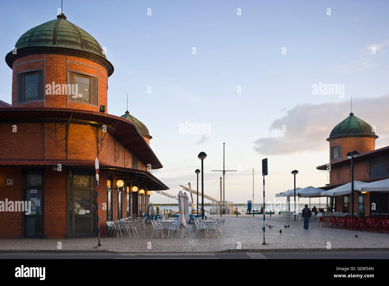 Olhao market hi-res stock photography and images - Alamy