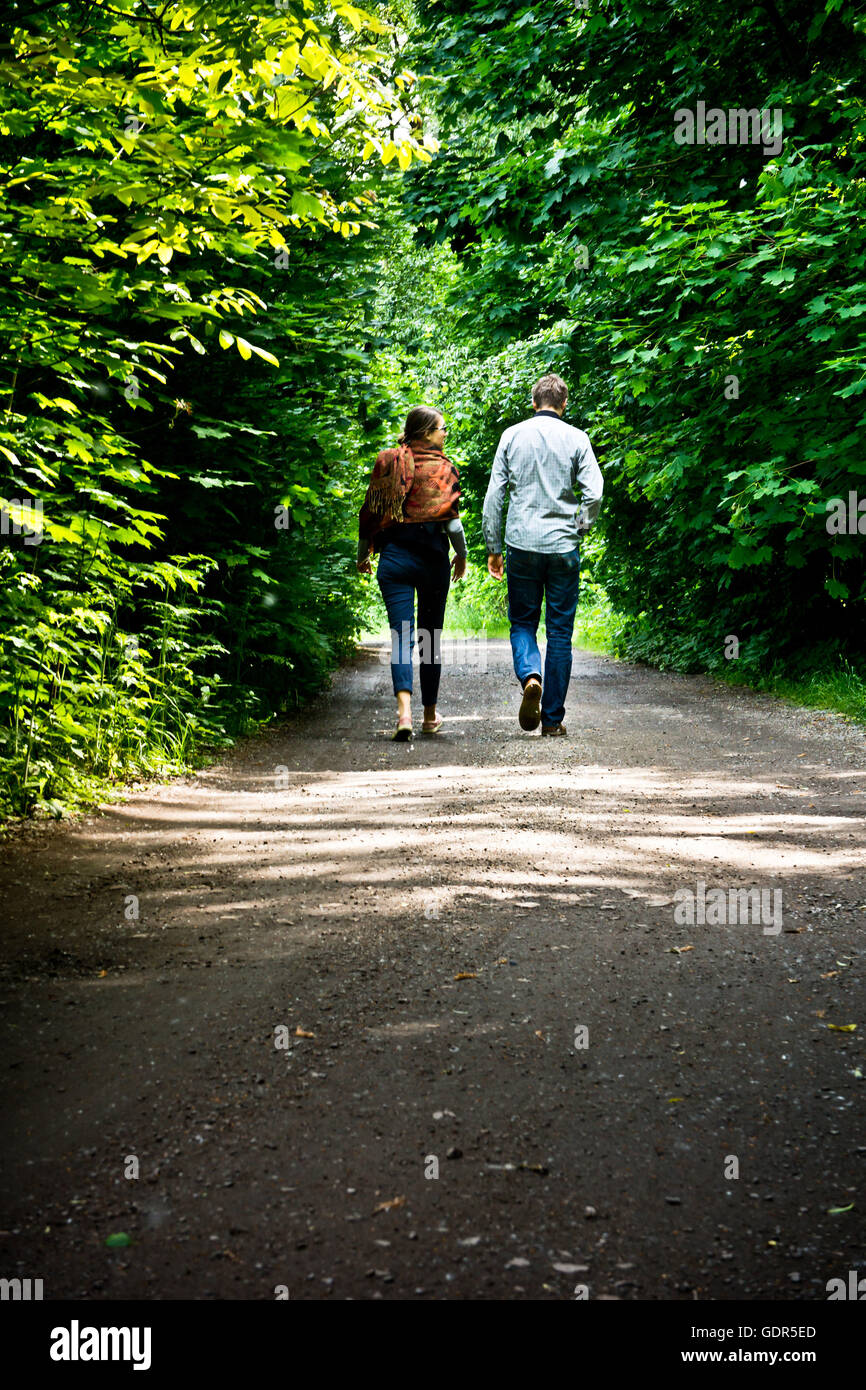 Walking lovers hi-res stock photography and images - Alamy
