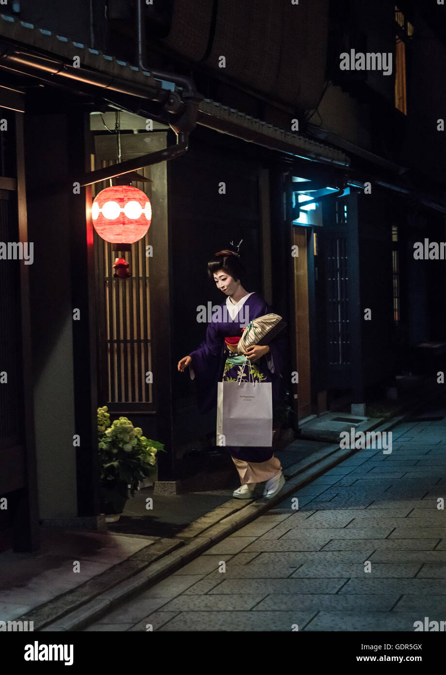 Geisha kyoto close up hi-res stock photography and images - Alamy