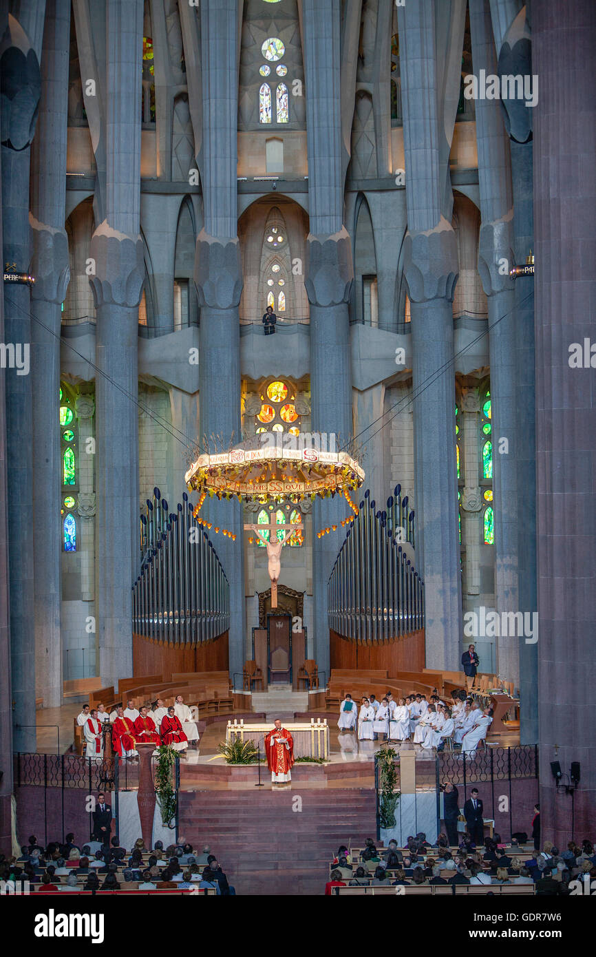 Sagrada Familia Altar Sagrada Familia Interiors | Understanding