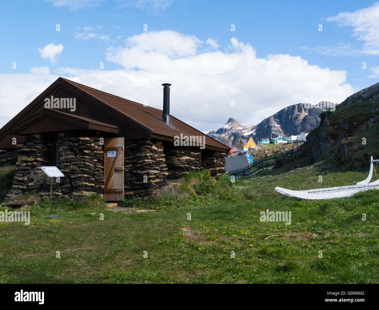 Reconstruction of Inuit Turf House 1993 Sisimiut museum West Greenland ...