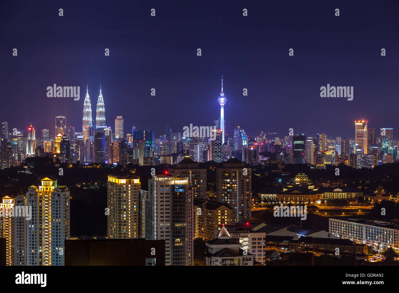 Kuala lumpur skyline night hi-res stock photography and images - Alamy