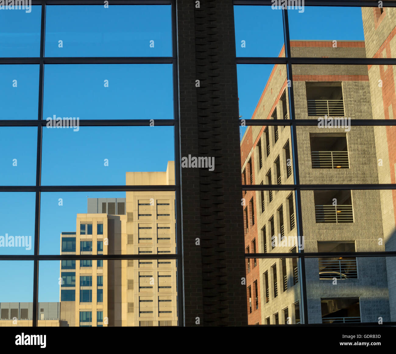 Out building garage hi-res stock photography and images - Alamy