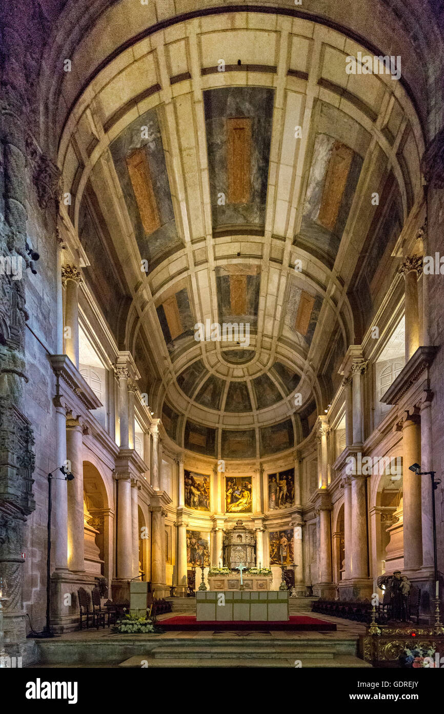 Main aisle, Jerónimos Monastery, UNESCO World Heritage Site, Lisbon ...