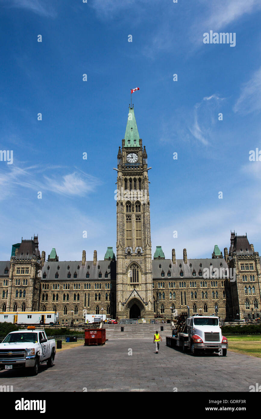 Ottawa parliament buildings trudeau hi-res stock photography and images ...