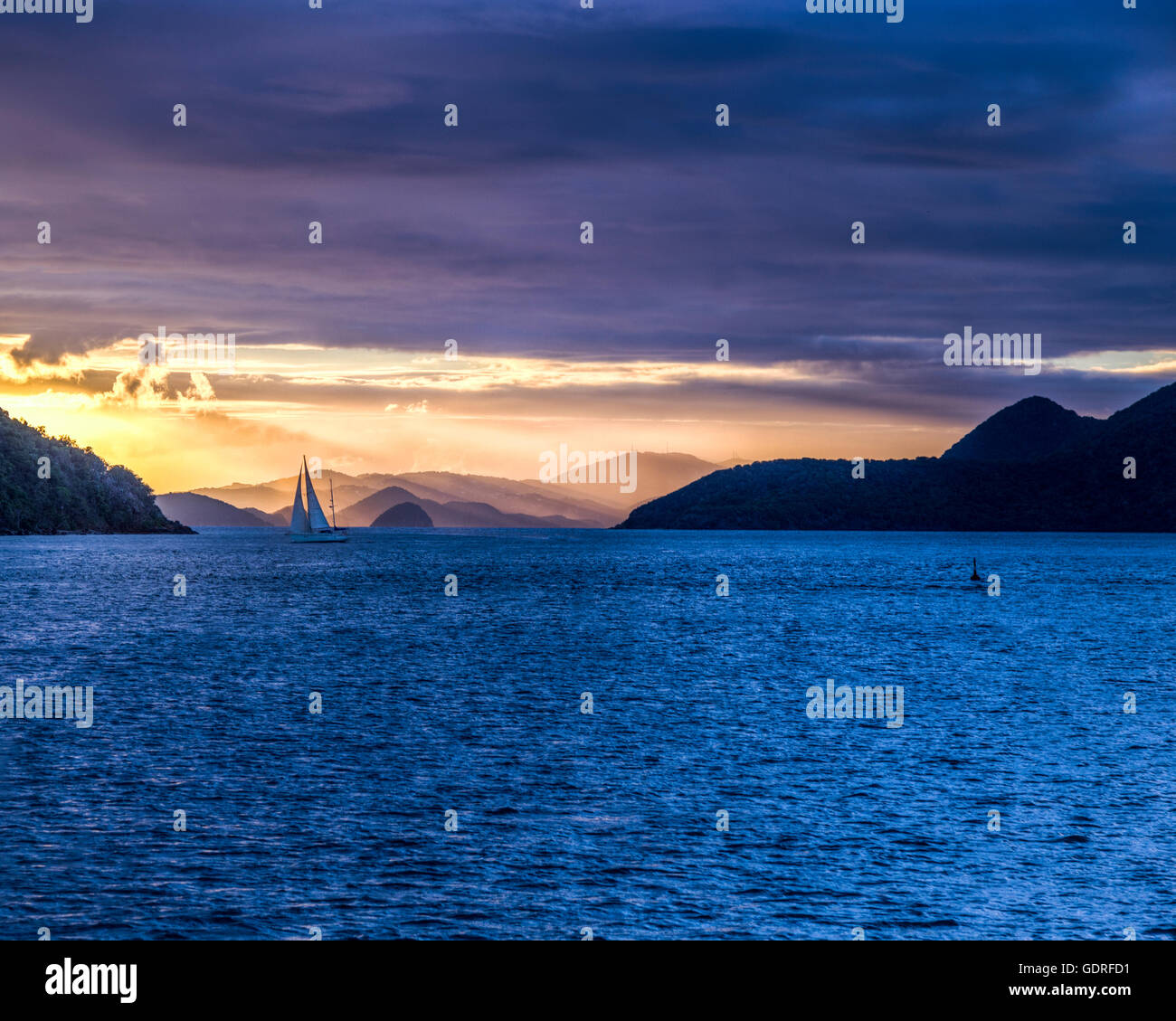 Paradise harbor mountains sunset hi-res stock photography and images ...