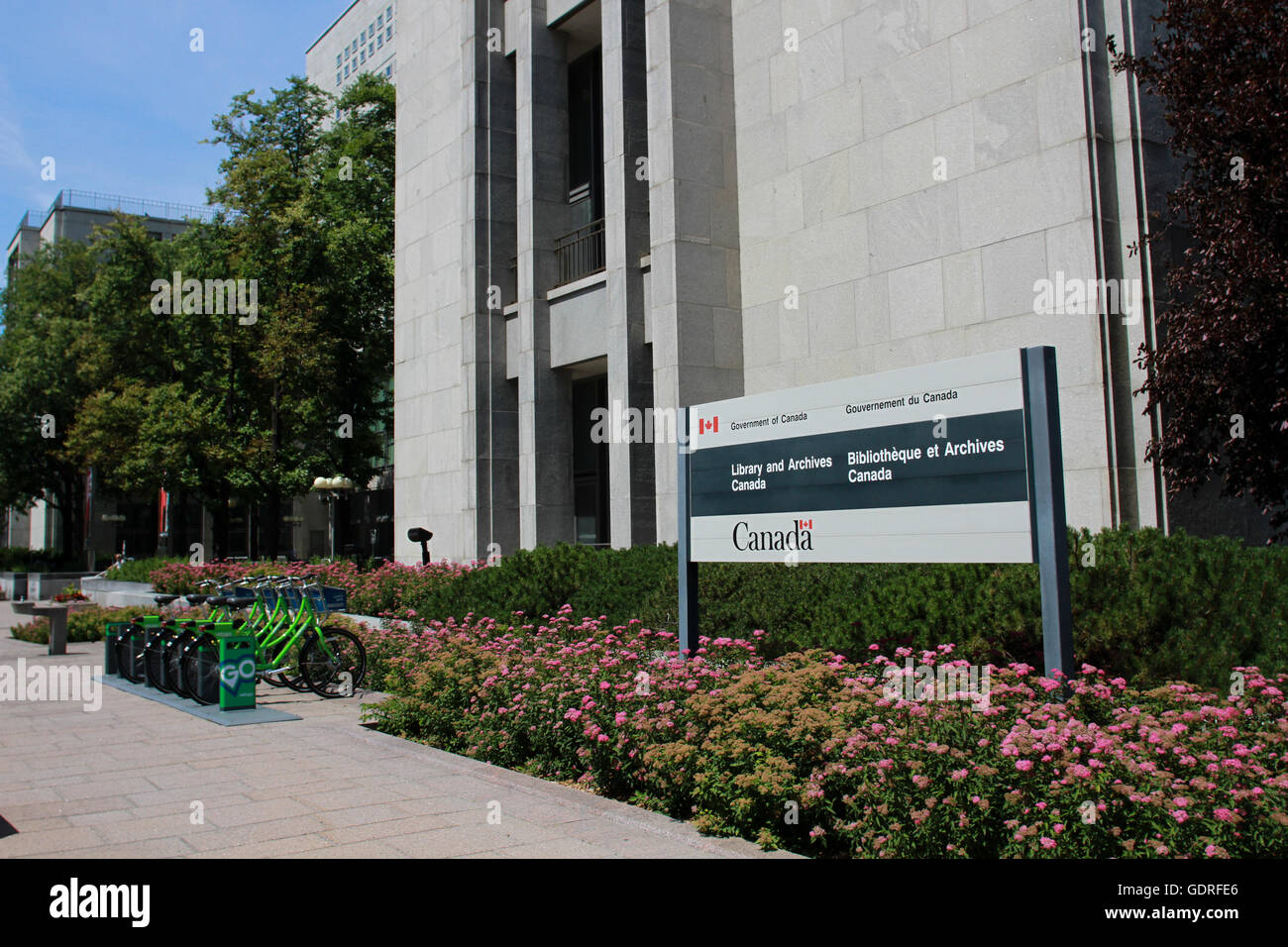 Capitol records logo hi-res stock photography and images - Alamy