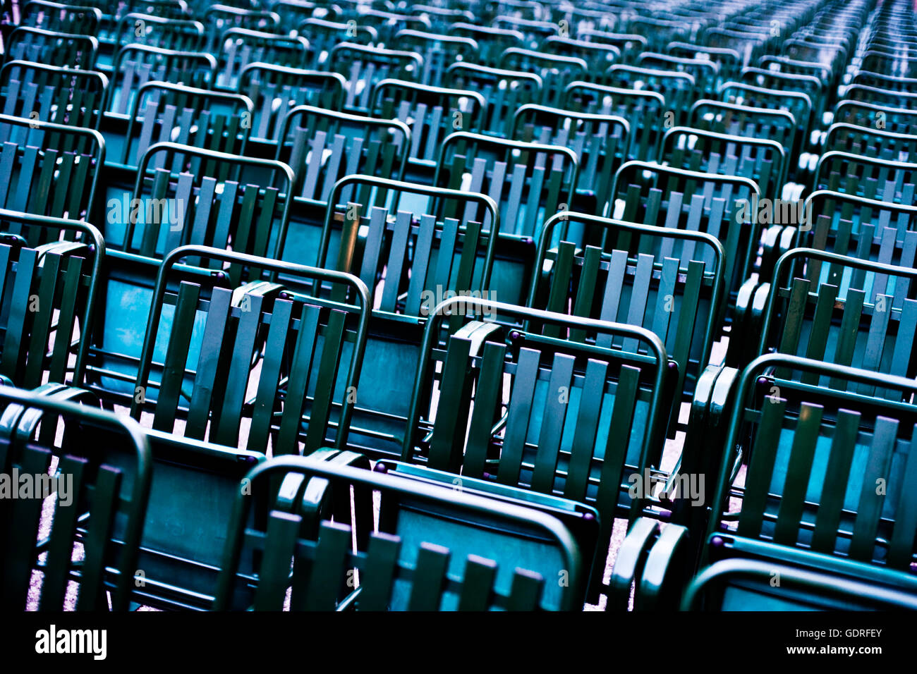 Many empty seats hi-res stock photography and images - Alamy