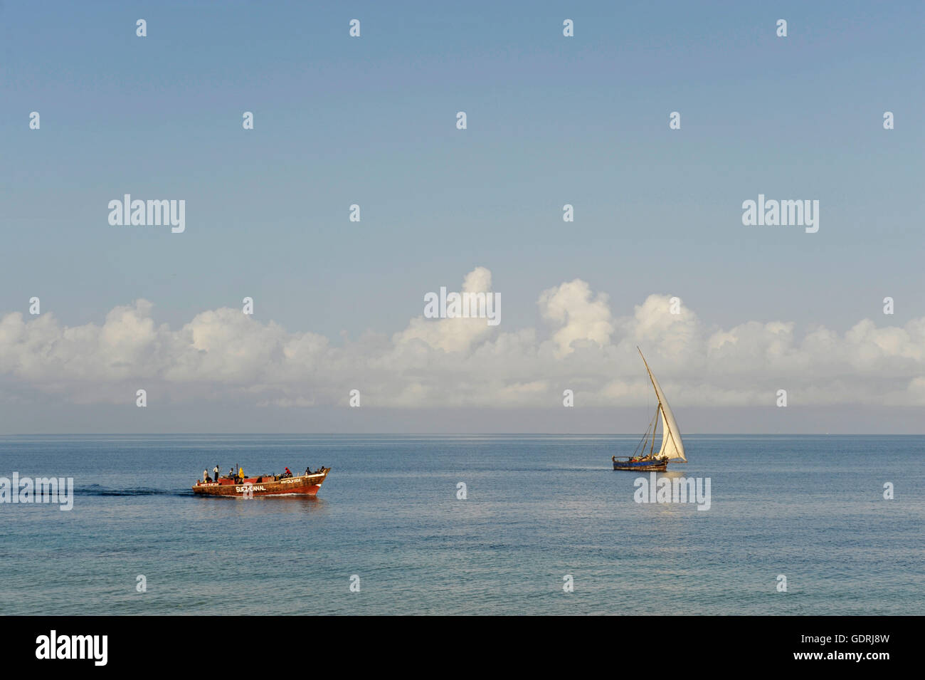 geography / travel, Tanzania, Zanzibar, Stone Town, boats on the sea ...