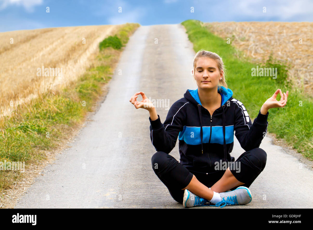 Mediate hi-res stock photography and images - Alamy