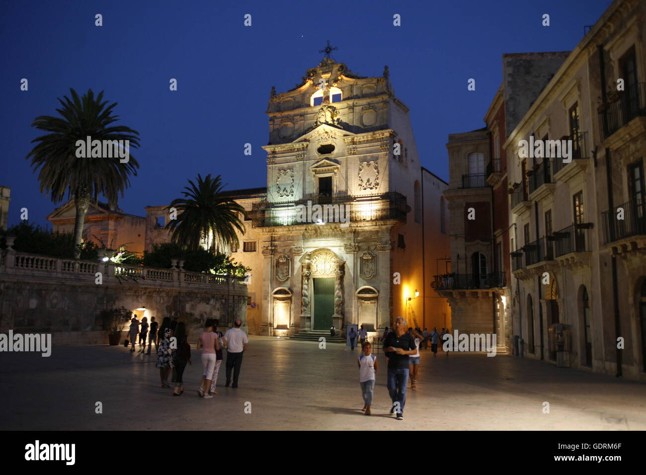 Domo square hi-res stock photography and images - Alamy