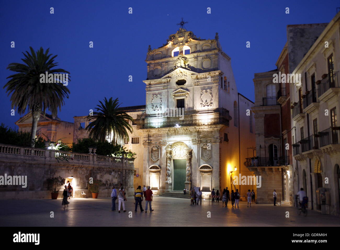 The Piazza del Domo in the old Town of Siracusa in Sicily in south ...